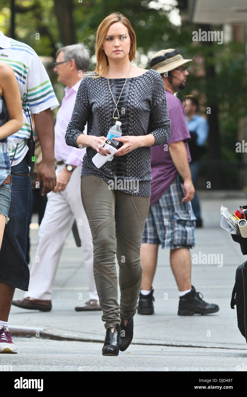 Kaylee Defer Dreharbeiten am Set von "Gossip Girl in der Upper East ...