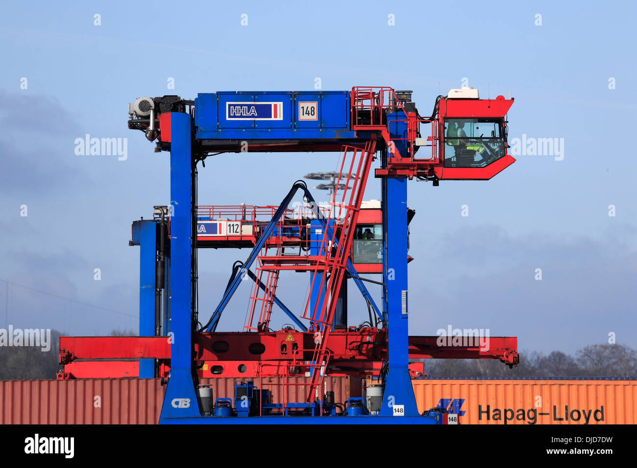 Straddle carrier container terminal -Fotos und -Bildmaterial in hoher ...