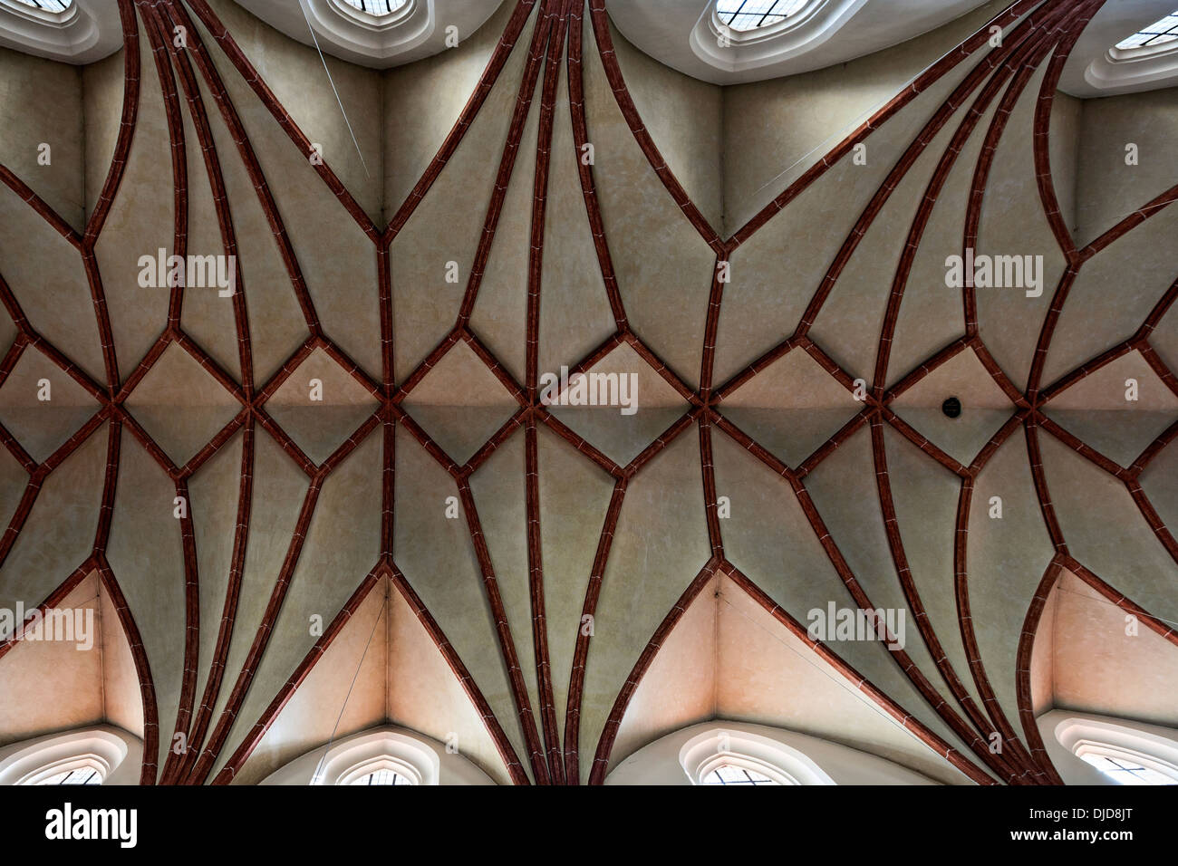 Innen gotisches dach -Fotos und -Bildmaterial in hoher Auflösung – Alamy