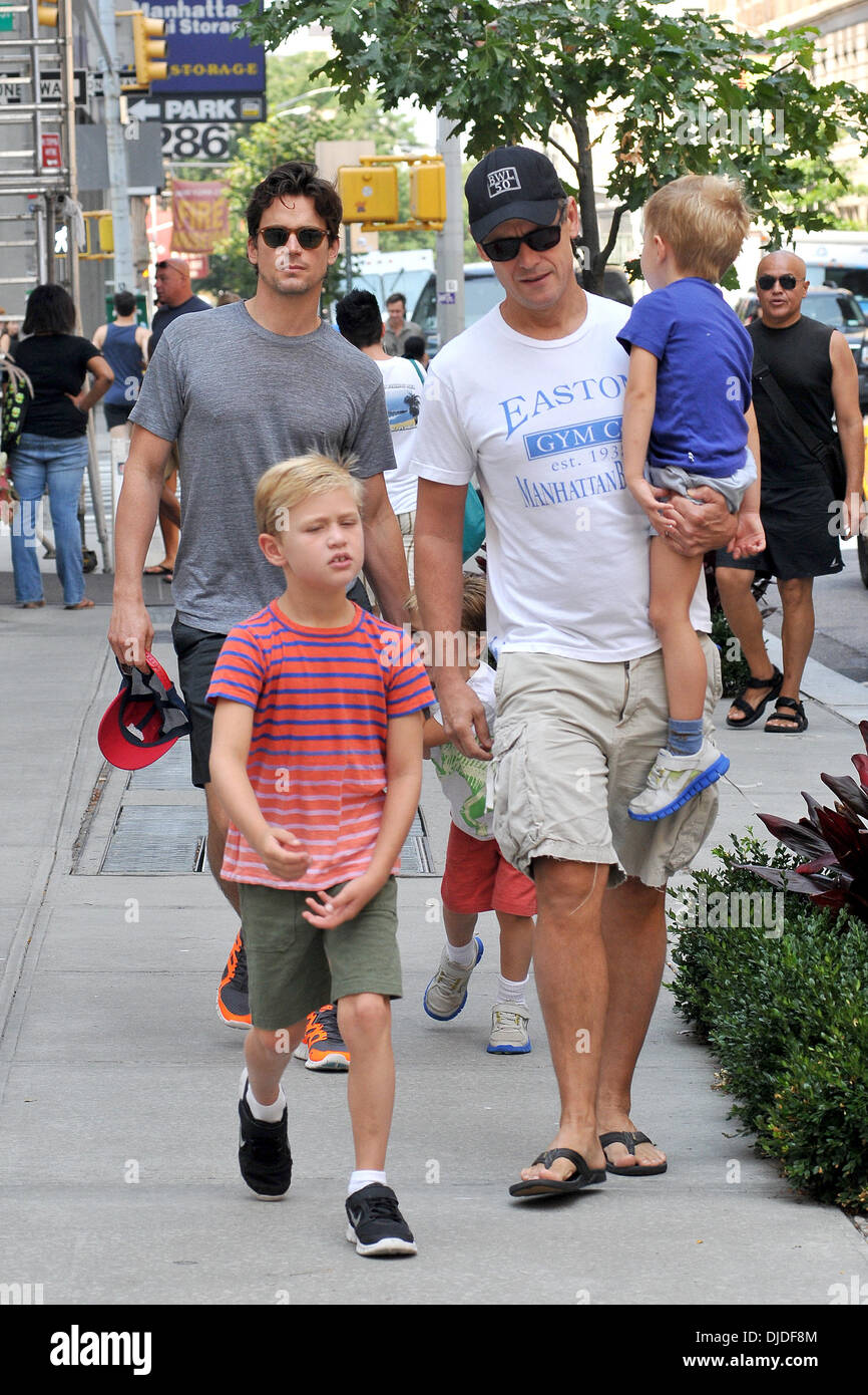Matt bomer partner simon halls -Fotos und -Bildmaterial in hoher ...