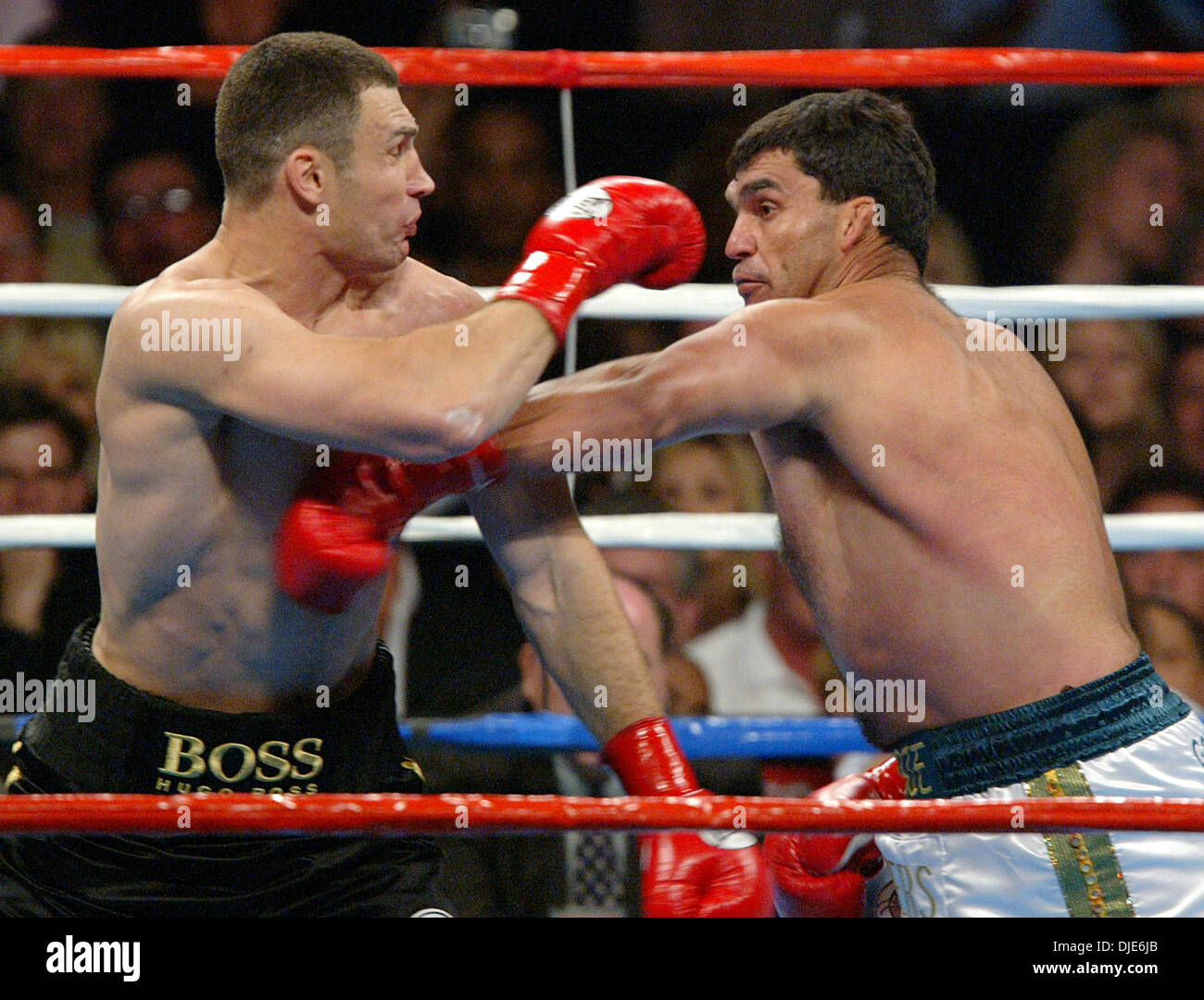 24. April 2004; Los Angeles, Kalifornien, USA; Boxer VITALI KLITSCHKO ...
