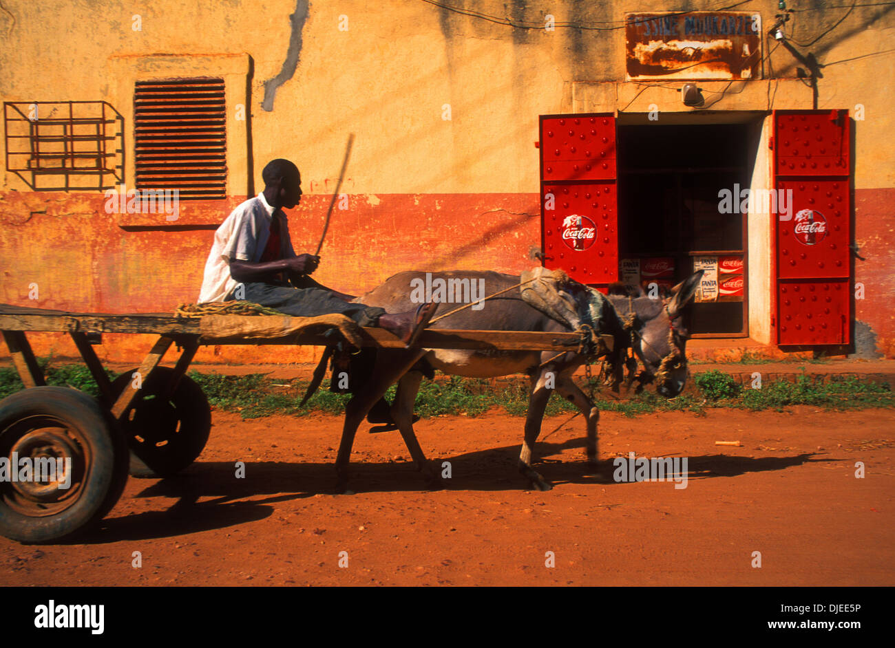 West africa mali transportation road -Fotos und -Bildmaterial in hoher ...