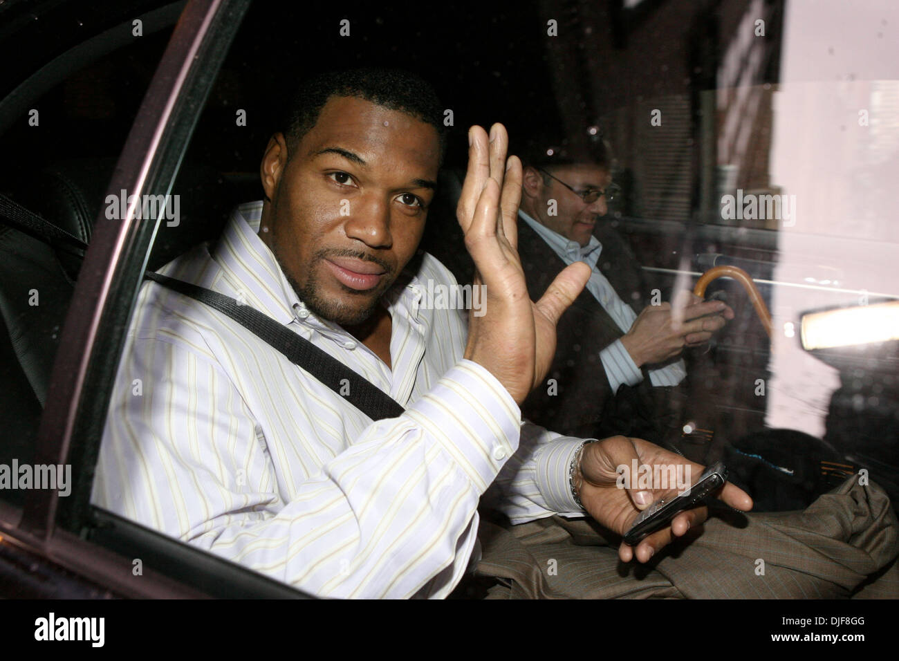 6. Februar 2008 - Manhattan, New York, USA - Riesen-Spieler MICHAEL ...