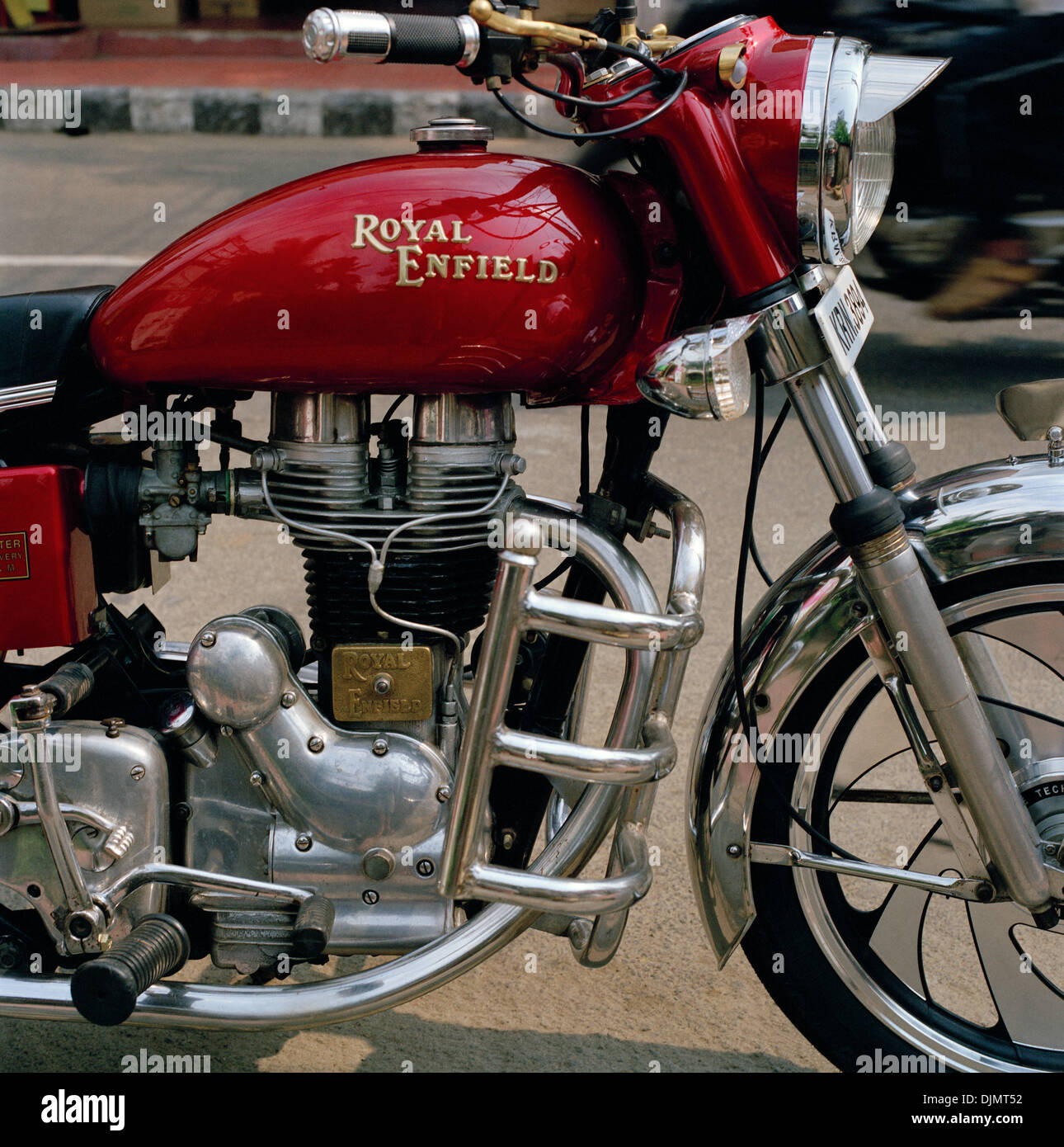 Royal Enfield Motor Bike Stockfotos & Royal Enfield Motor Bike Bilder ...