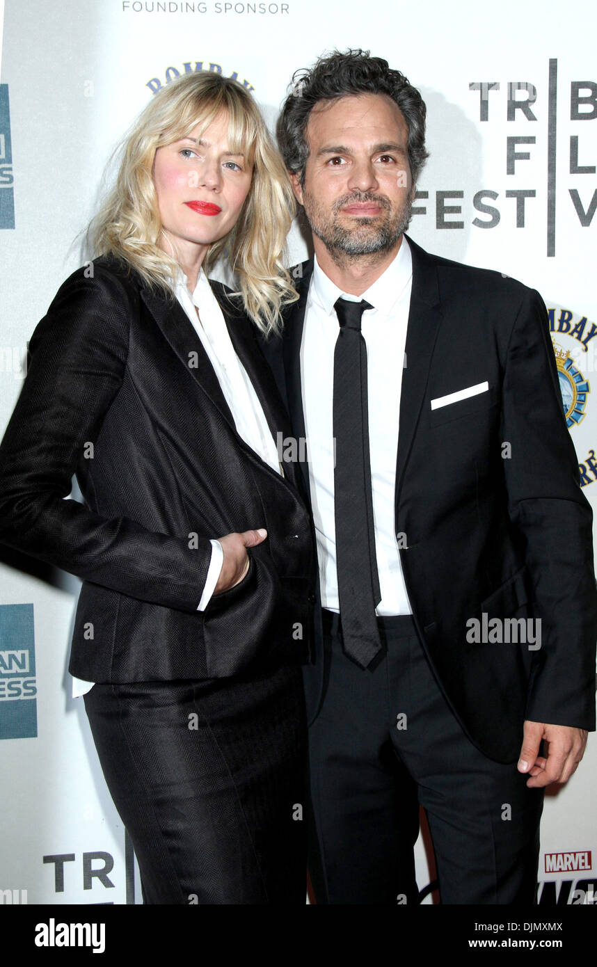 Sunrise Coigney Mark Ruffalo Marvels "The Avengers" Premiere beim ...