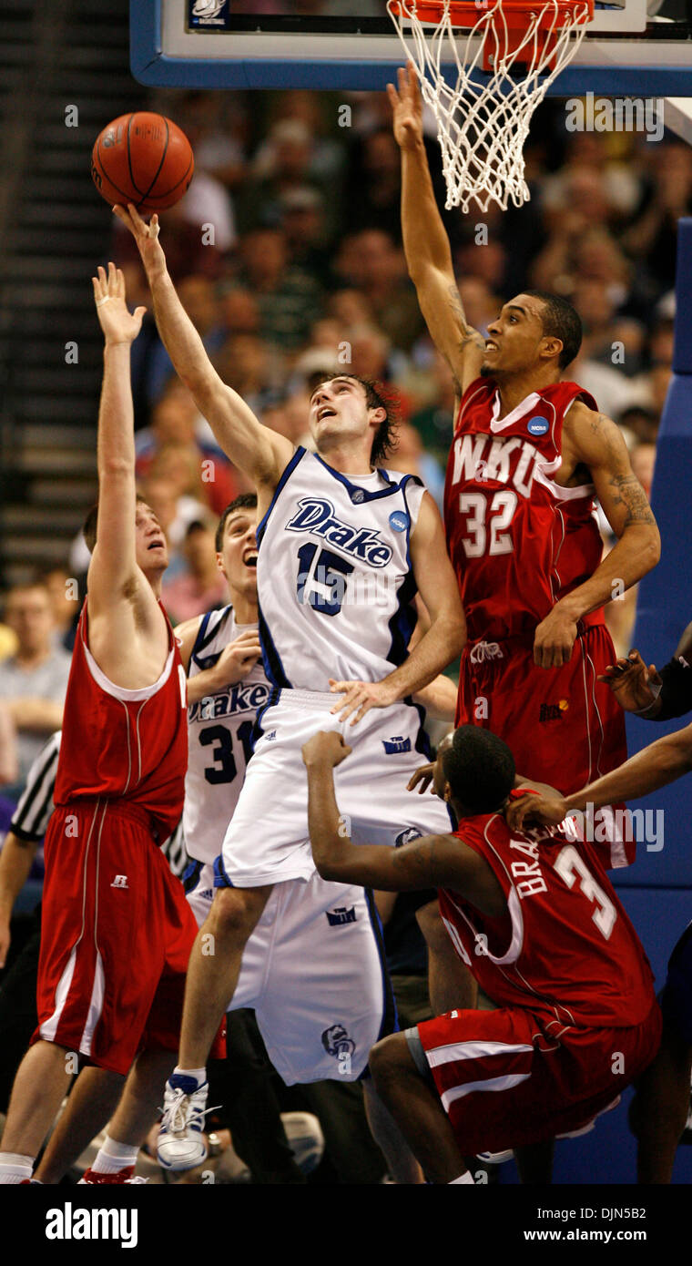 Adam courtney -Fotos und -Bildmaterial in hoher Auflösung – Alamy