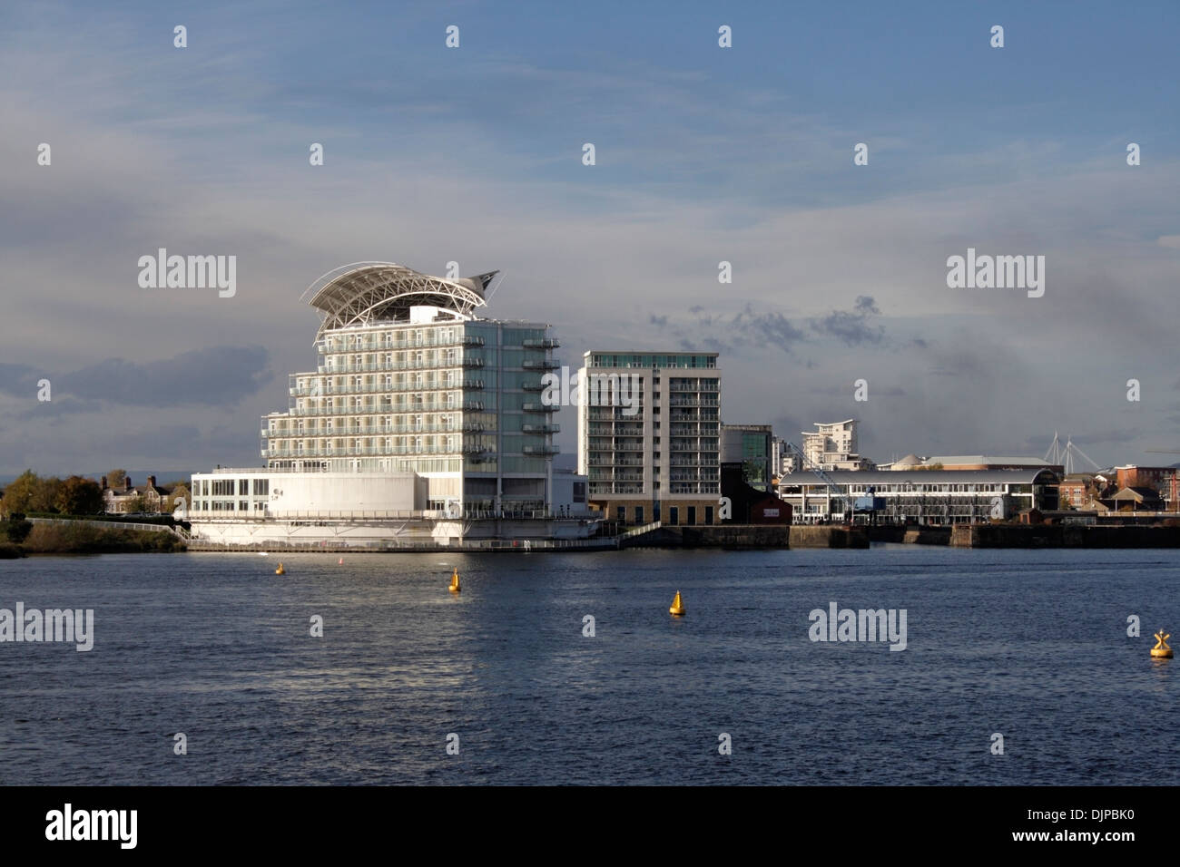 Cardiff bay aus dem wasser -Fotos und -Bildmaterial in hoher Auflösung ...