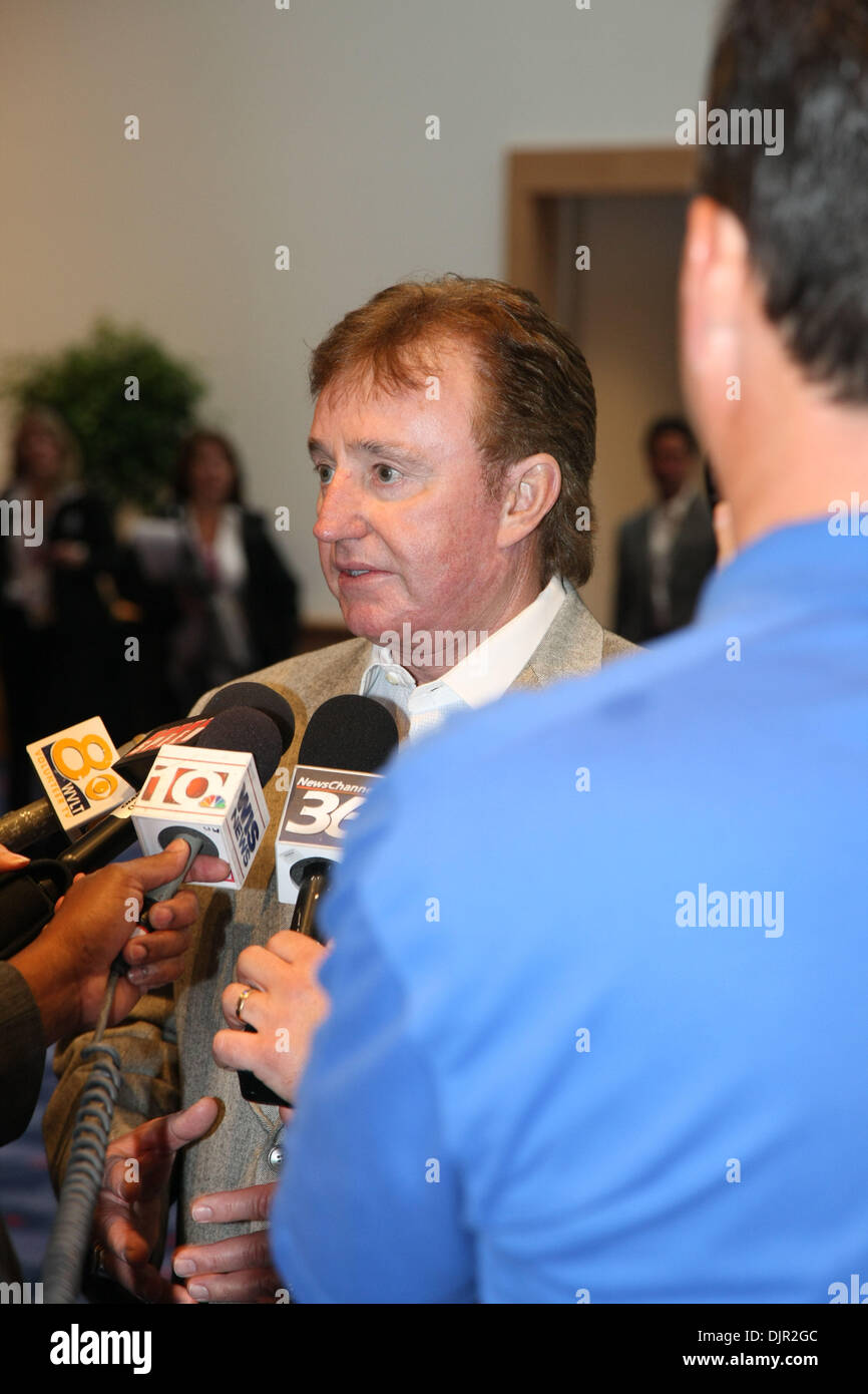 11. Mai 2010 - Charlotte, North Carolina, USA - Grand Opening der ...