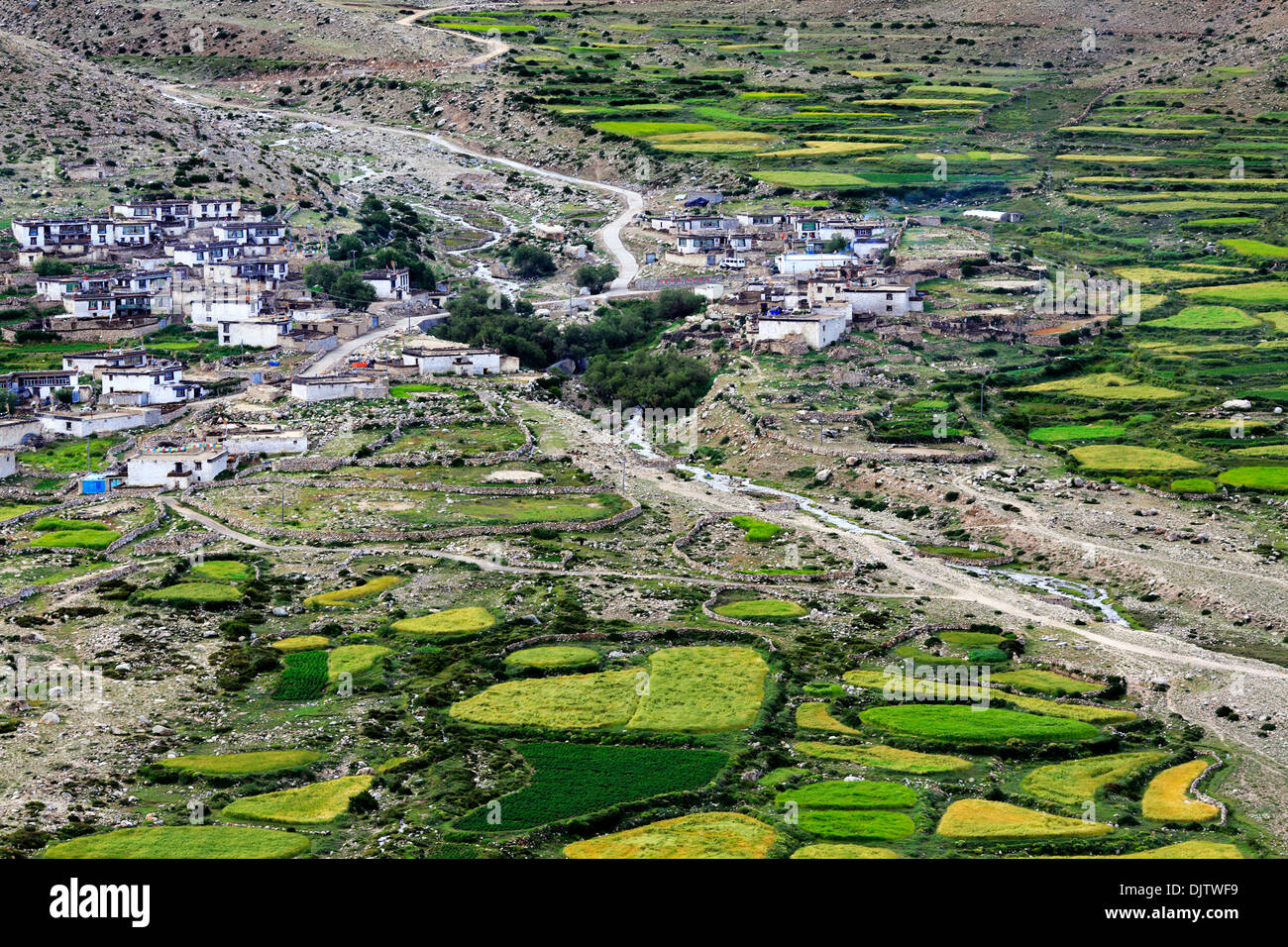 Villaggio tibetano -Fotos und -Bildmaterial in hoher Auflösung – Alamy