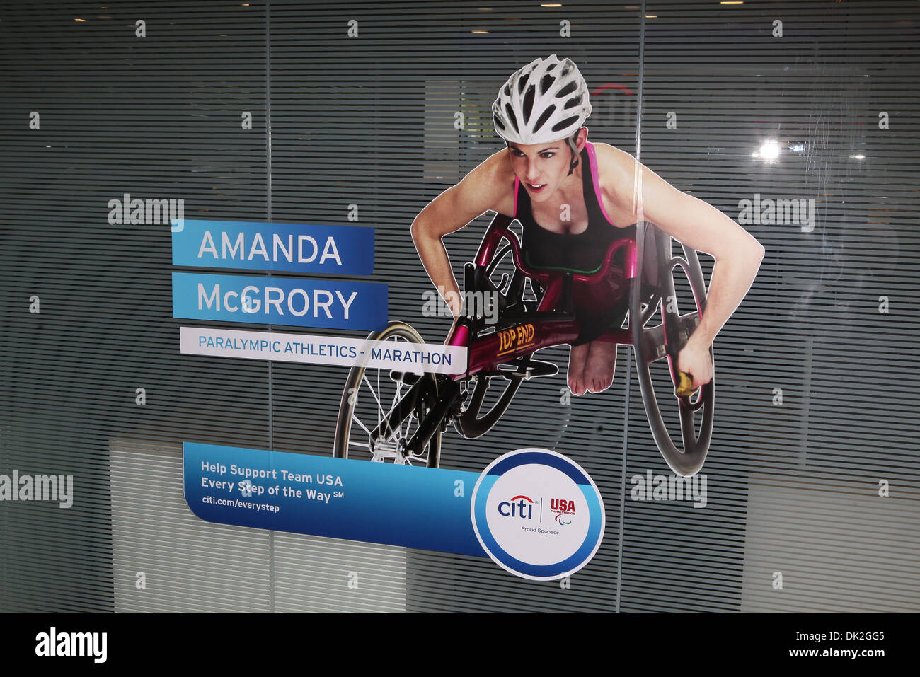 Plakat des weiblichen Rollstuhl Division Marathon Sieger Amanda McGrory ...