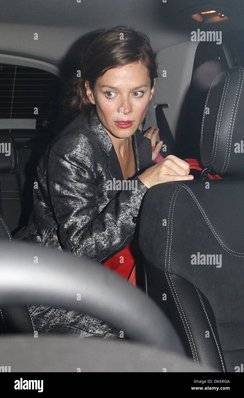 Anna friel bei skizze nachtclub london -Fotos und -Bildmaterial in ...