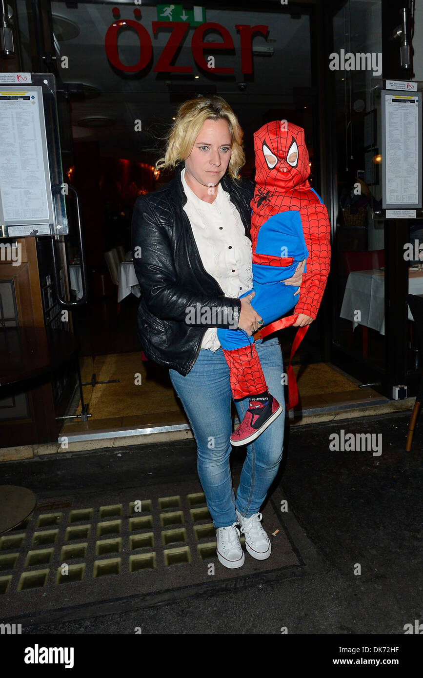 Spider man kostum -Fotos und -Bildmaterial in hoher Auflösung – Alamy