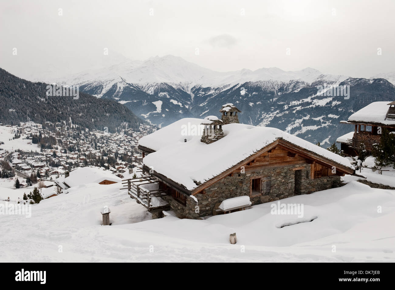 Swiss chalet switzerland -Fotos und -Bildmaterial in hoher Auflösung – Alamy