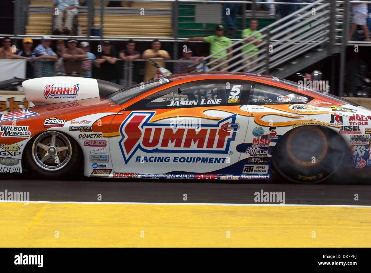 26. Juni 2011 - Norwalk, Ohio, US - tritt Jason Line (#5, SUMMIT RACING ...