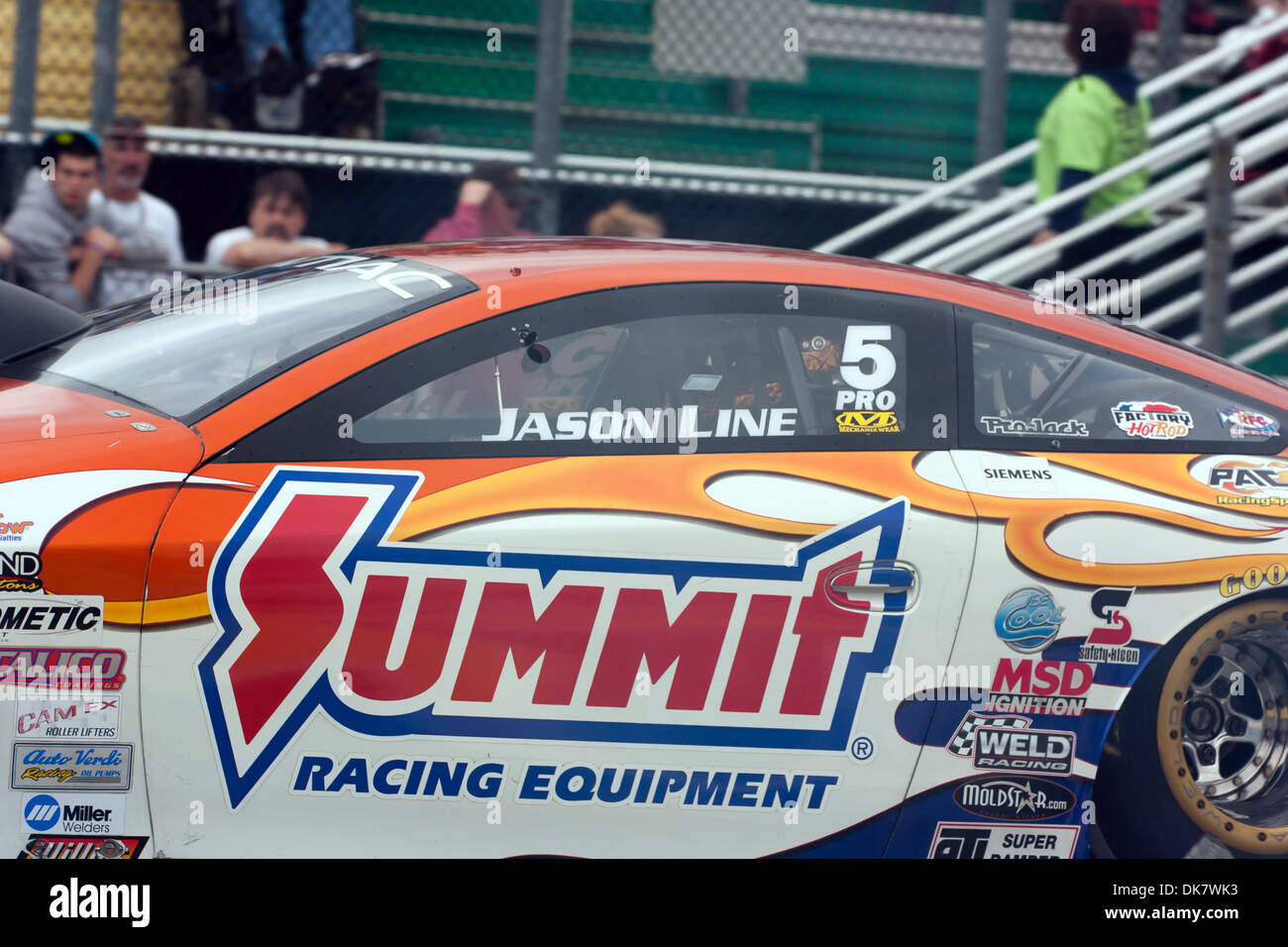 25. Juni 2011 - Norwalk, Ohio, US - tritt Jason Line (#5, SUMMIT RACING ...