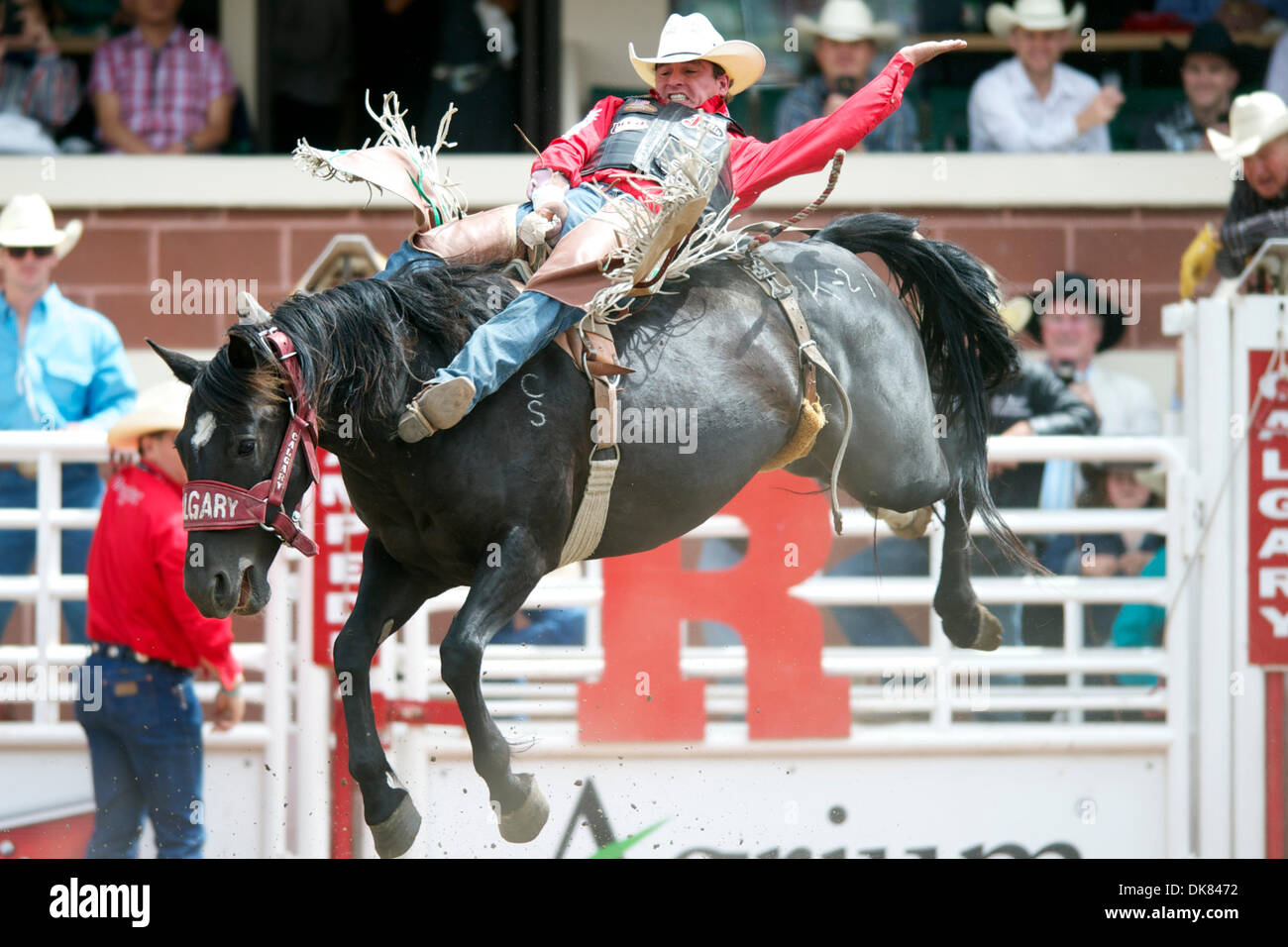 9. Juli 2011 reitet - Calgary, Alberta, Kanada - Bareback Reiter Ryan ...