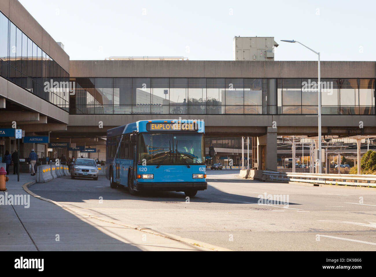 Flughafenbus service -Fotos und -Bildmaterial in hoher Auflösung – Alamy