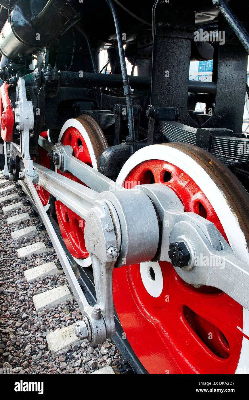 Huge wheels -Fotos und -Bildmaterial in hoher Auflösung – Alamy