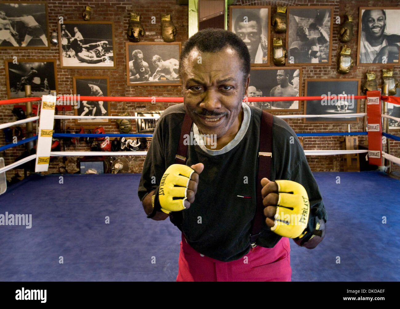 Former heavyweight world champion joe frazier -Fotos und -Bildmaterial ...