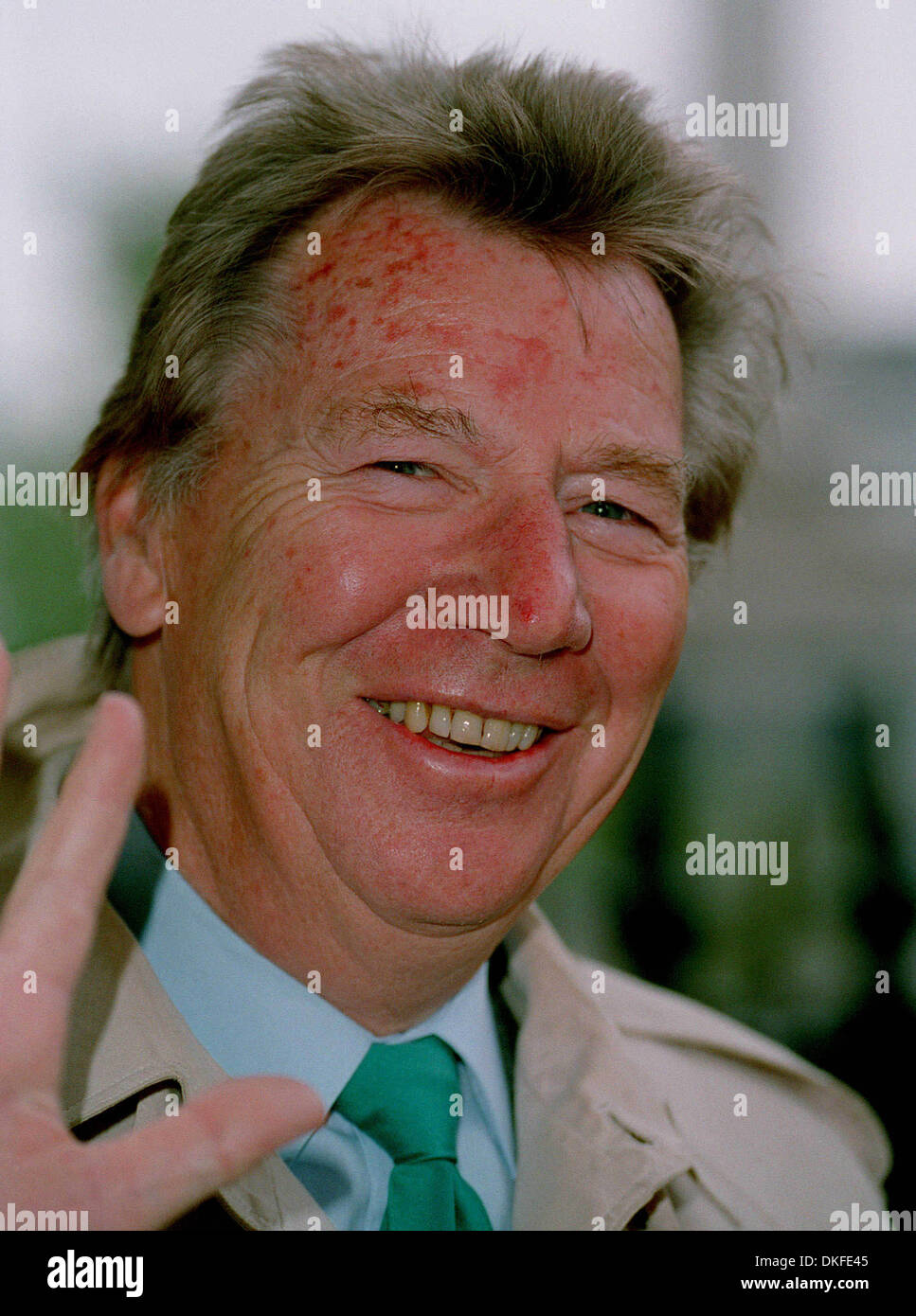 Max bygraves 1992 -Fotos und -Bildmaterial in hoher Auflösung – Alamy
