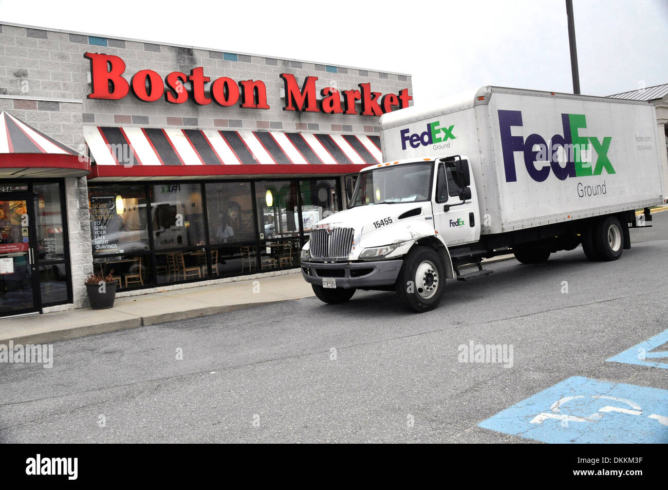 Fedex truck -Fotos und -Bildmaterial in hoher Auflösung – Alamy