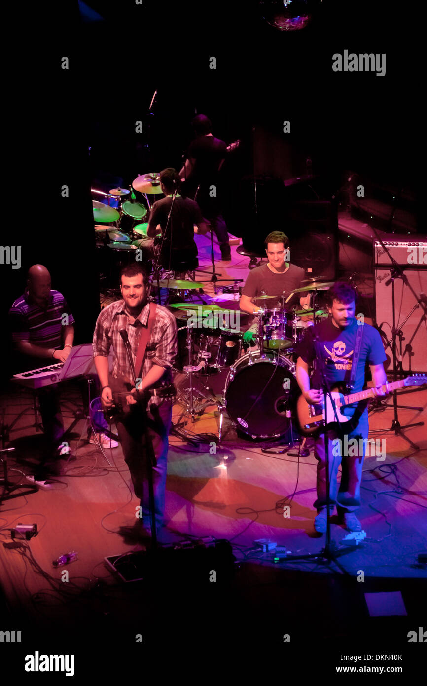 Indie pop -Fotos und -Bildmaterial in hoher Auflösung – Alamy