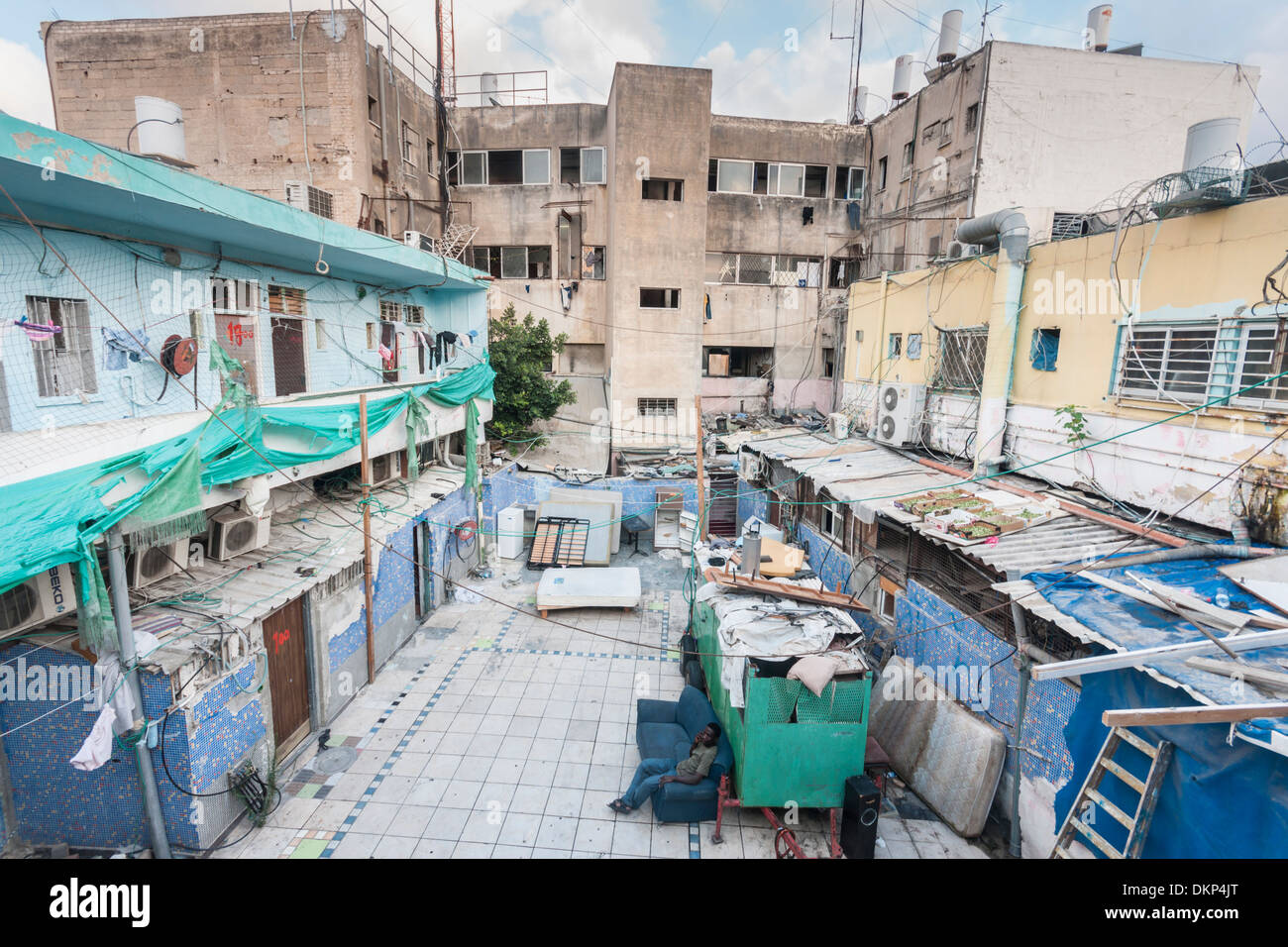 Tel Aviv, Israel. Ein Slum in 1 st. Fuenn, einst ein Zentrum der ...