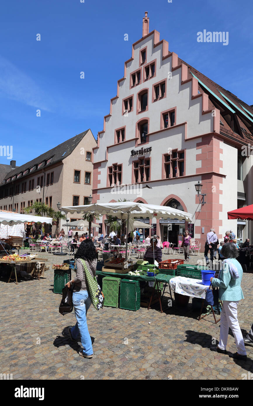 Munsterplatz markt -Fotos und -Bildmaterial in hoher Auflösung – Alamy
