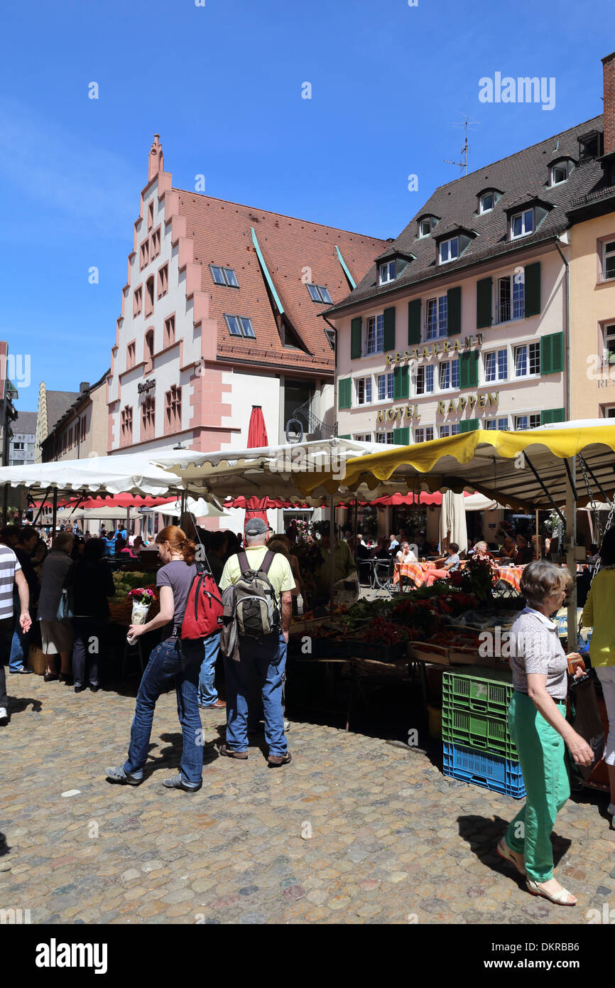 Freiburg breisgau markt münsterplatz -Fotos und -Bildmaterial in hoher ...