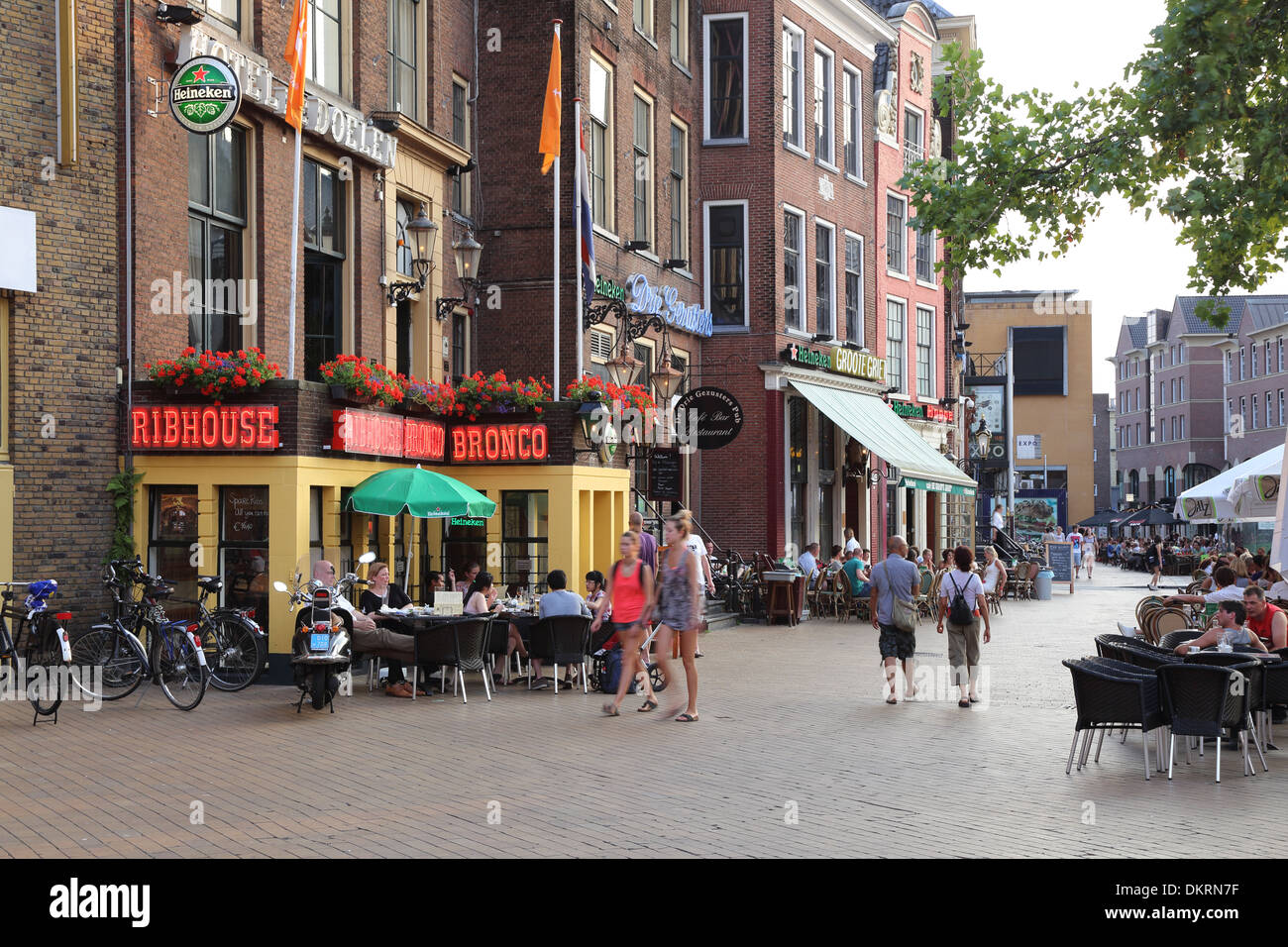 Groningen-Grote Markt Drie Gezusters drei Schwestern Stockfotografie ...