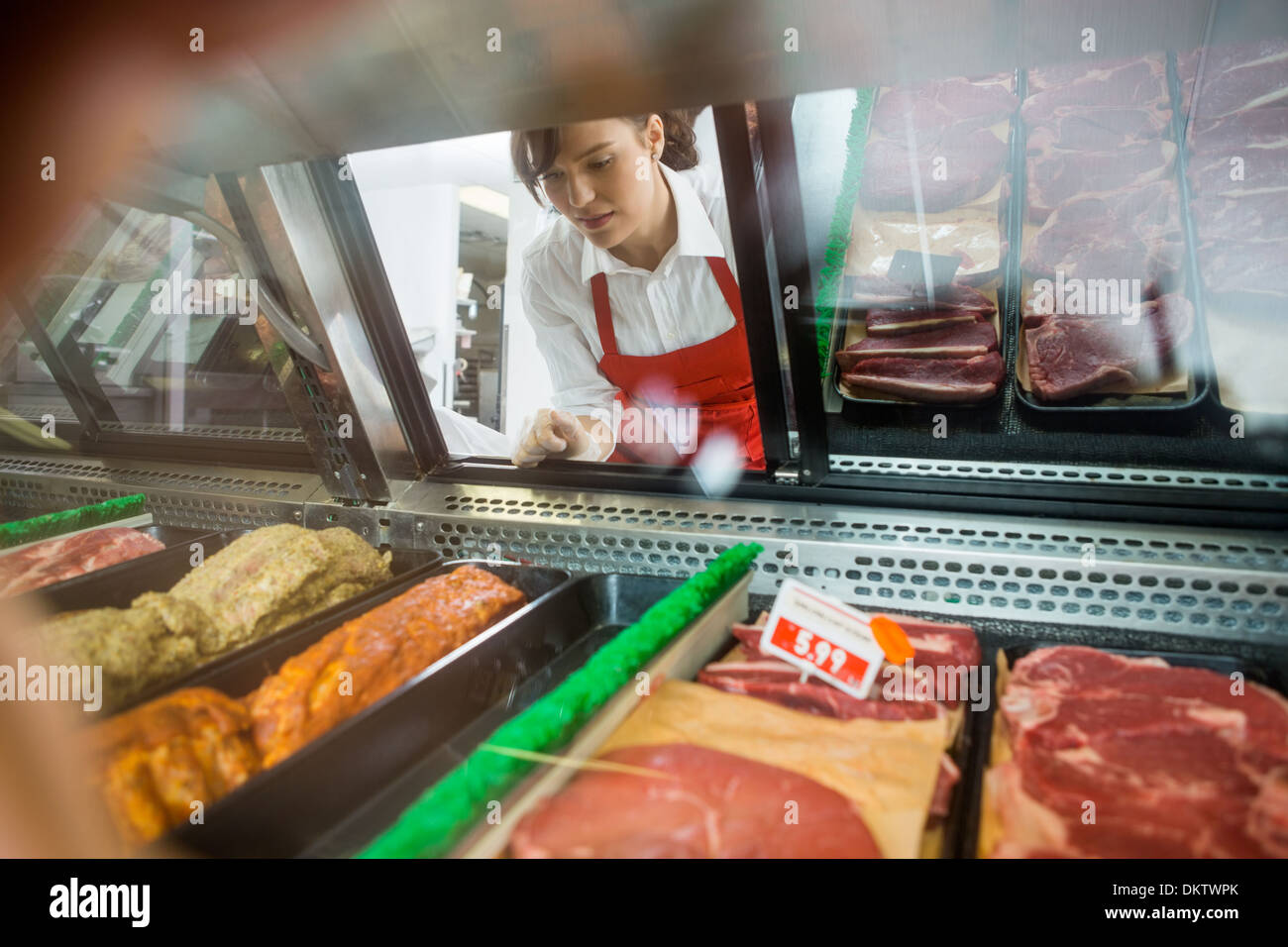 Rohes Fleisch Display Stockfotos und -bilder Kaufen - Alamy