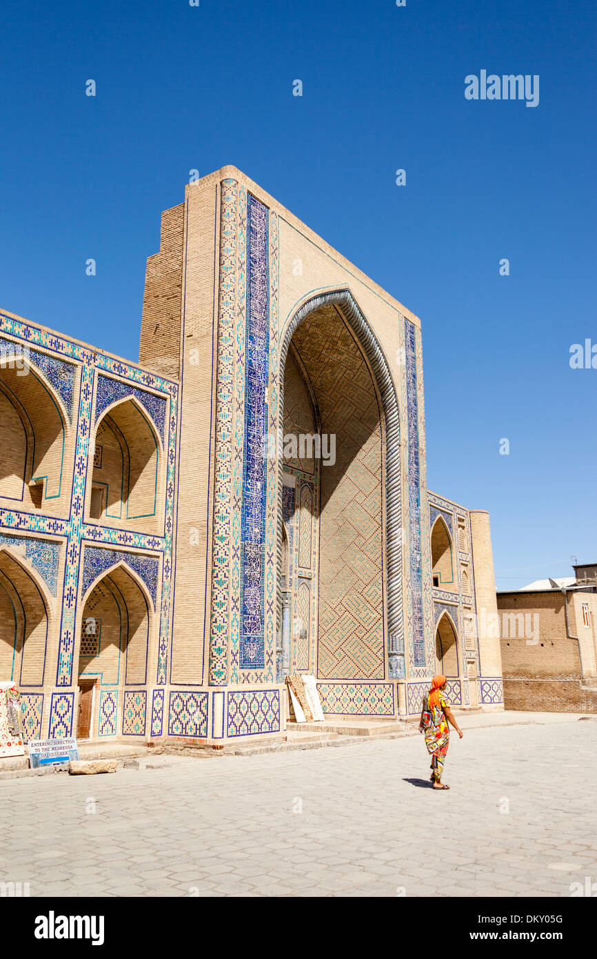 Madrasah pishtaq -Fotos und -Bildmaterial in hoher Auflösung – Alamy