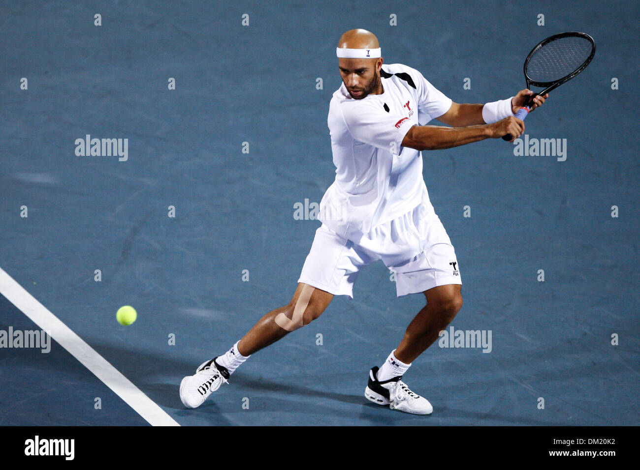 ATP-Singles-World-Tour-Spieler James Blake aus den USA kehrt den Ball ...