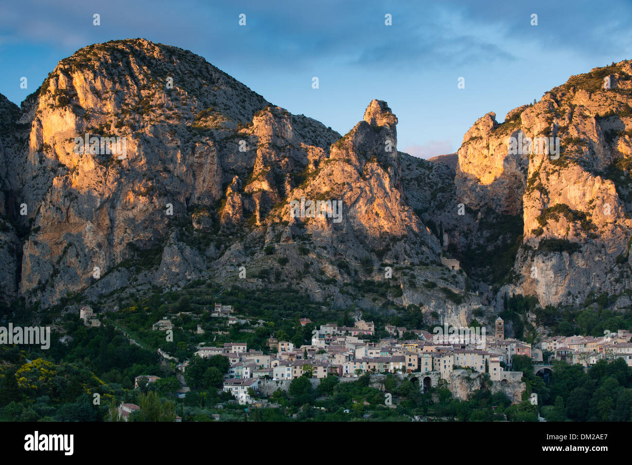 Fabelhafte Moustiers Sainte Marie Frankreich Bilder