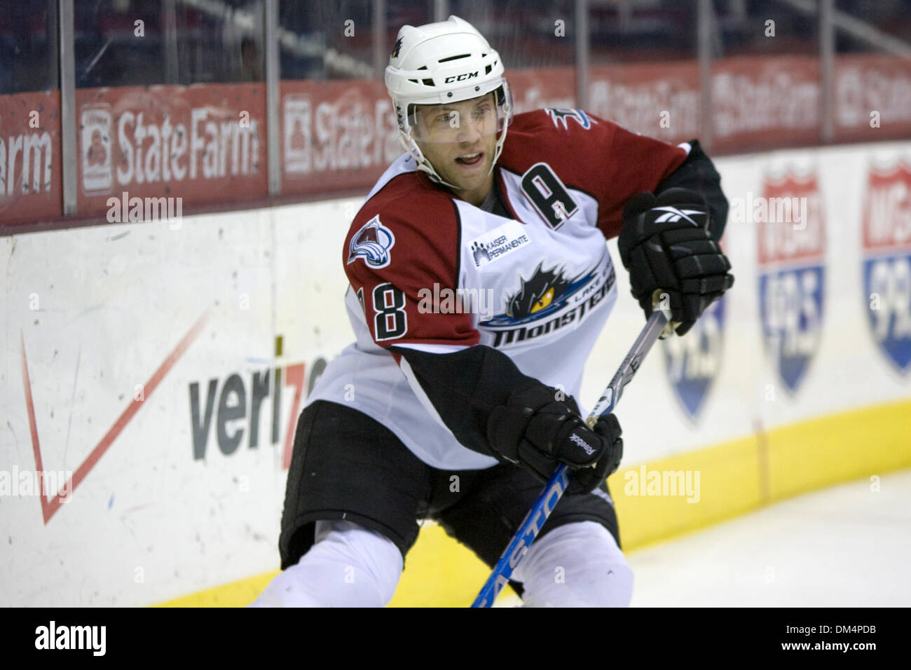 10. Februar 2010: Lake Erie Monsters Tom Preissing (28) in der zweiten ...