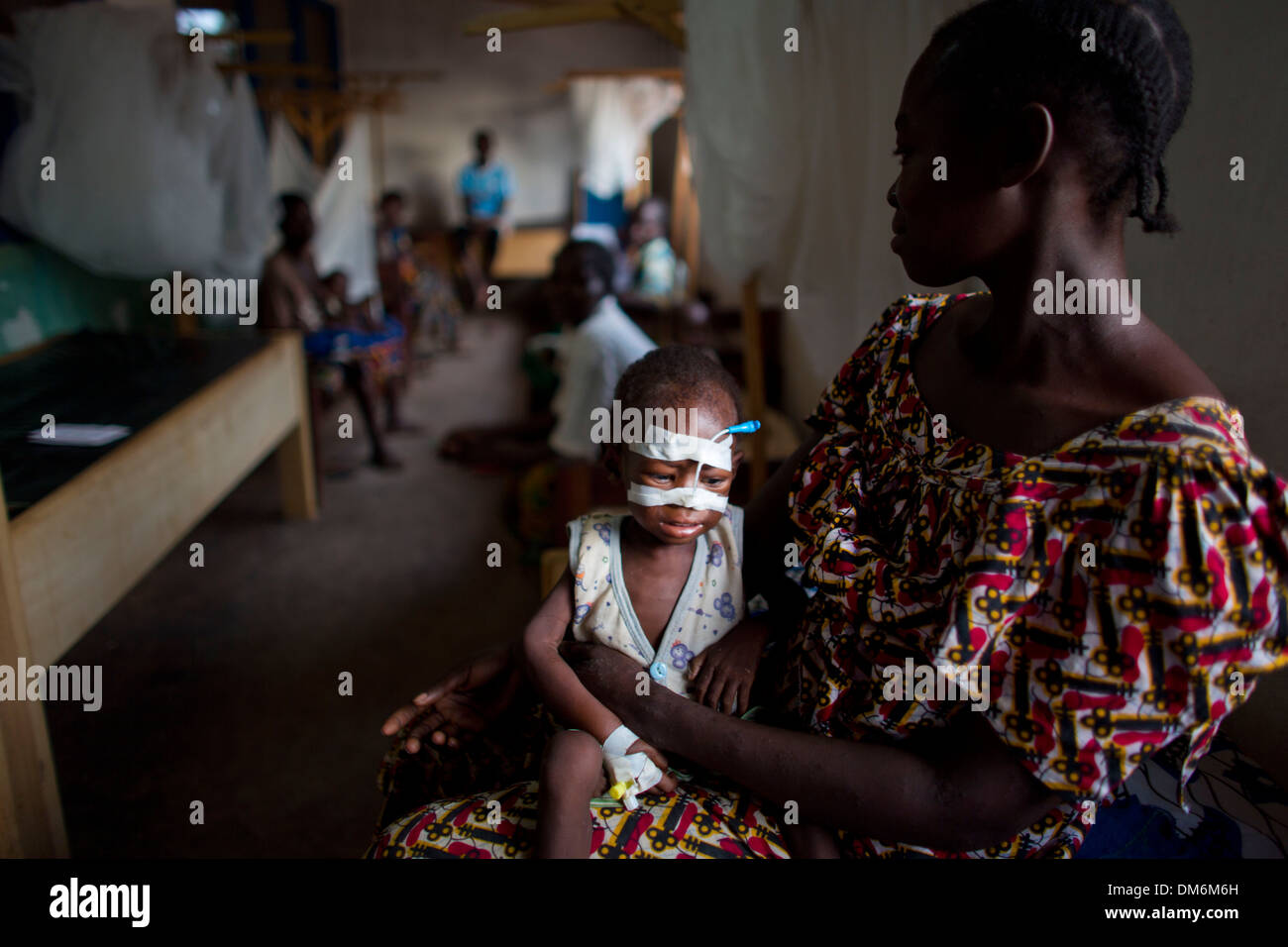 Emaciated african child -Fotos und -Bildmaterial in hoher Auflösung – Alamy