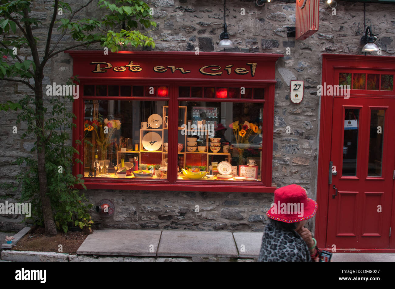 Quebec storefront -Fotos und -Bildmaterial in hoher Auflösung – Alamy