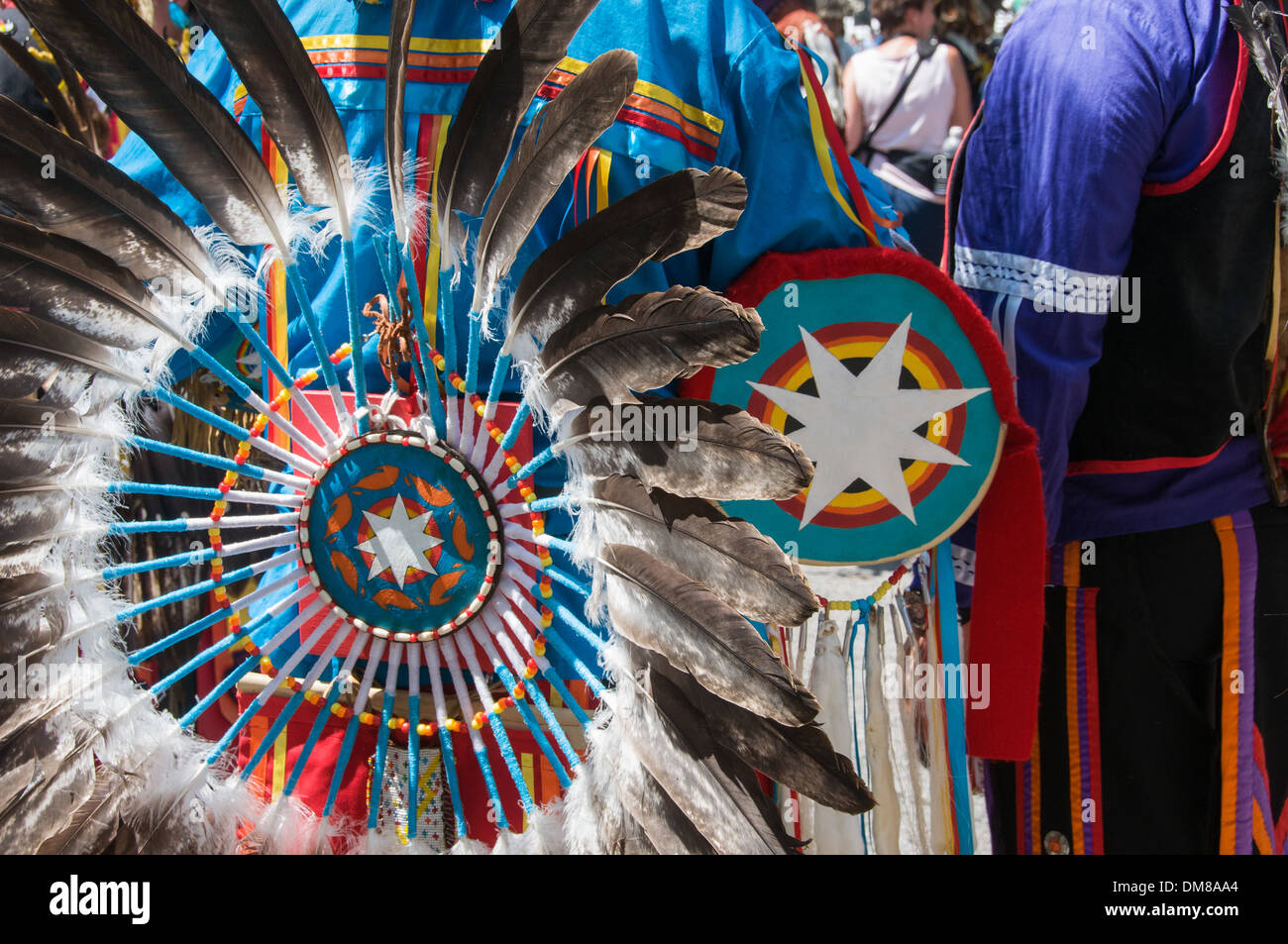 Traditional regalia -Fotos und -Bildmaterial in hoher Auflösung – Alamy