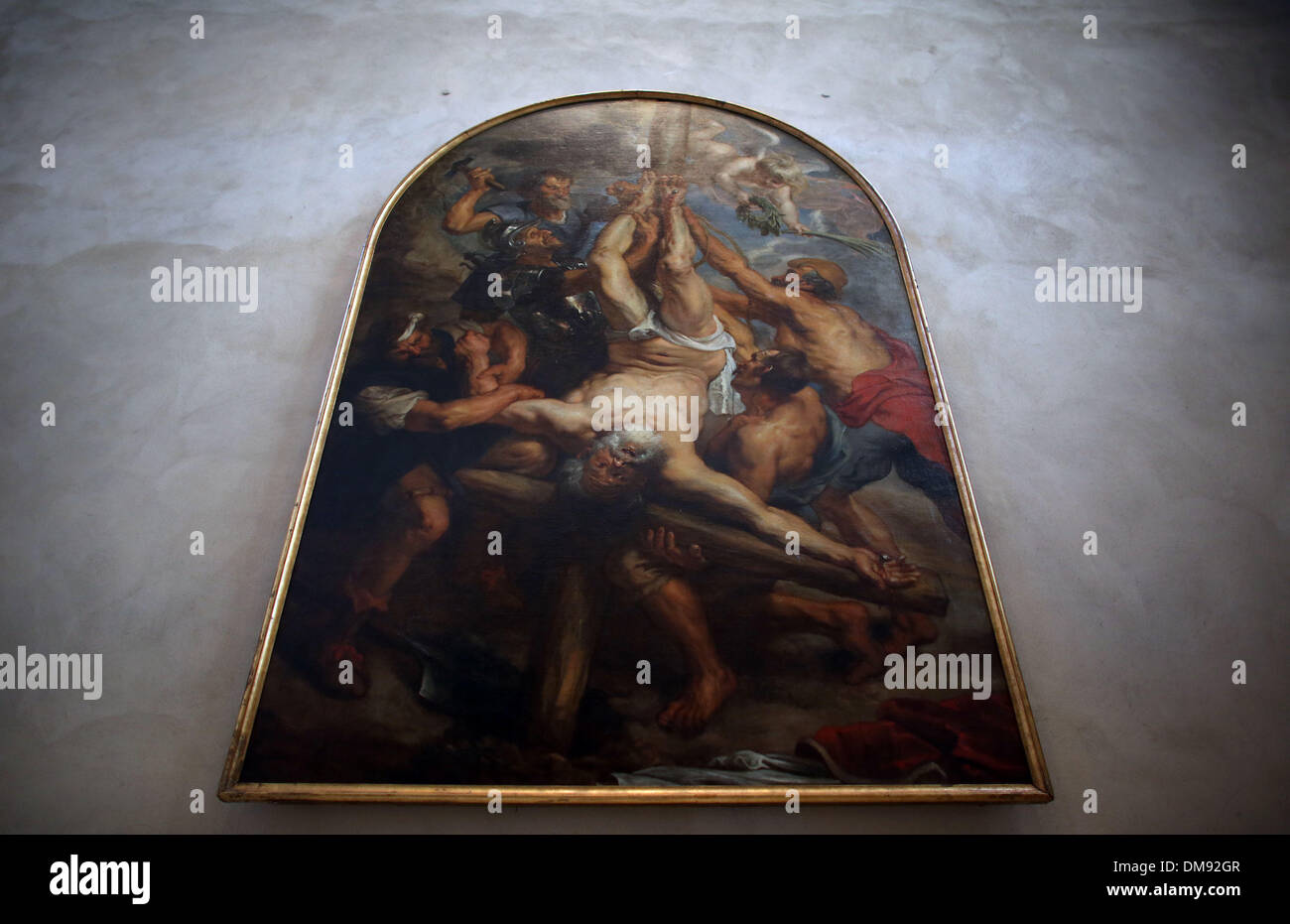 Köln, Deutschland. 22. Oktober 2013. DDie Malerei "Kreuzigung Petri" von Rubens wird in der St ...