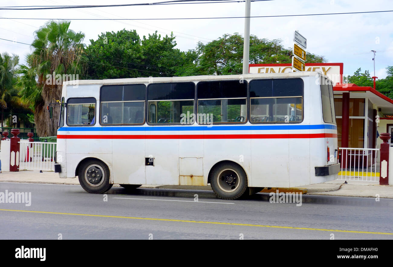 Kuba mit dem bus -Fotos und -Bildmaterial in hoher Auflösung – Alamy