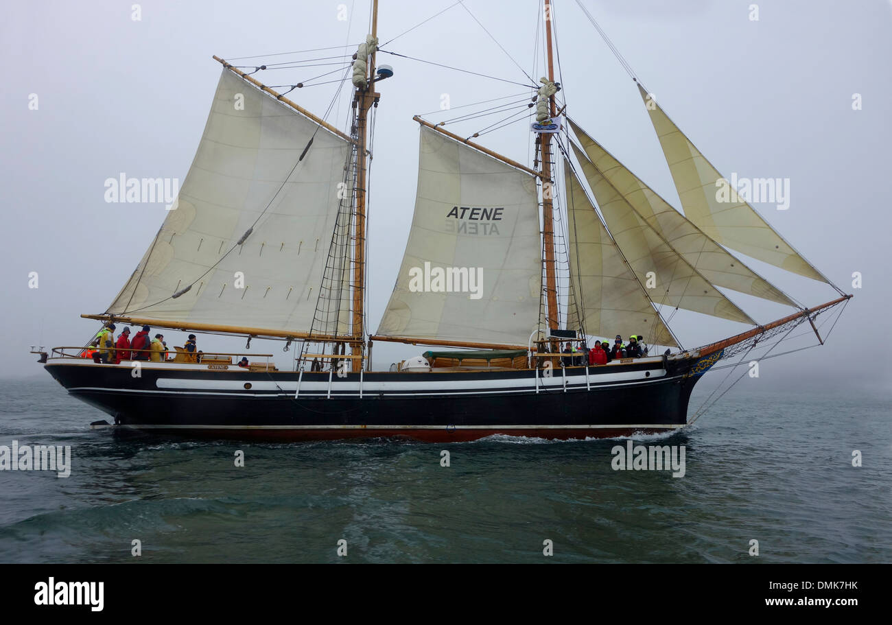 Two masted yacht -Fotos und -Bildmaterial in hoher Auflösung – Alamy