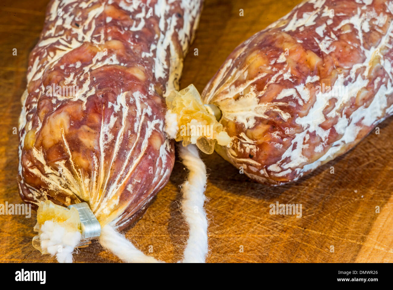 Französische salami -Fotos und -Bildmaterial in hoher Auflösung – Alamy