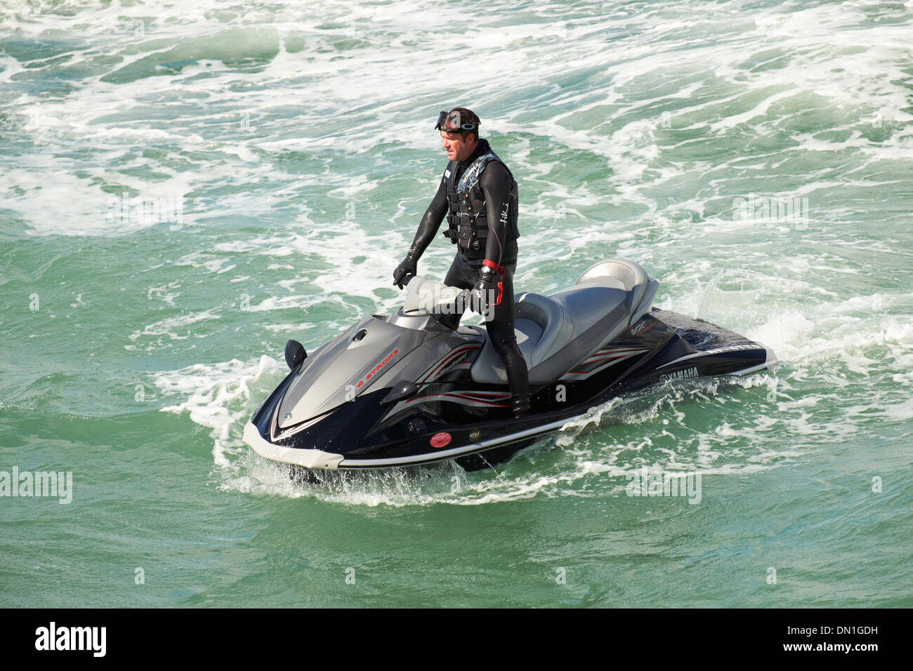 Jetski brighton strand -Fotos und -Bildmaterial in hoher Auflösung – Alamy
