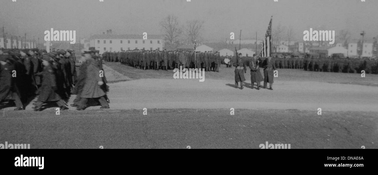 Marschierende Soldaten, WWII, HQ 2nd Battalion, 389th Infanterie, US ...