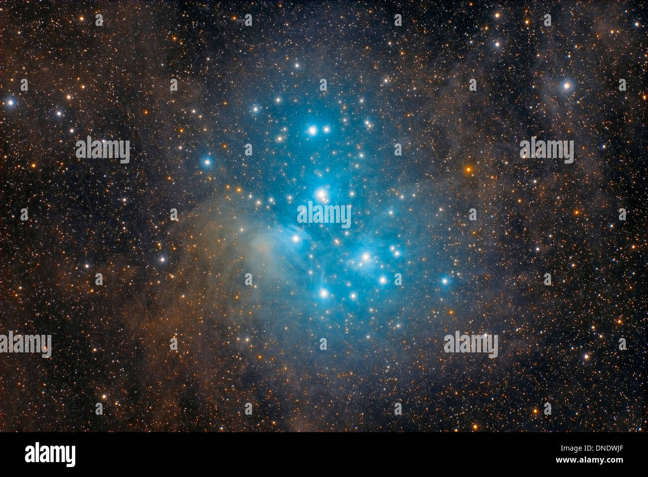 Die Plejaden, auch bekannt als Messier 45 ist ein offener Sternhaufen im Sternbild Stier ...