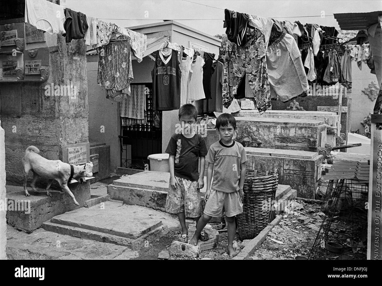 Lebensbedingungen in manila slums -Fotos und -Bildmaterial in hoher ...