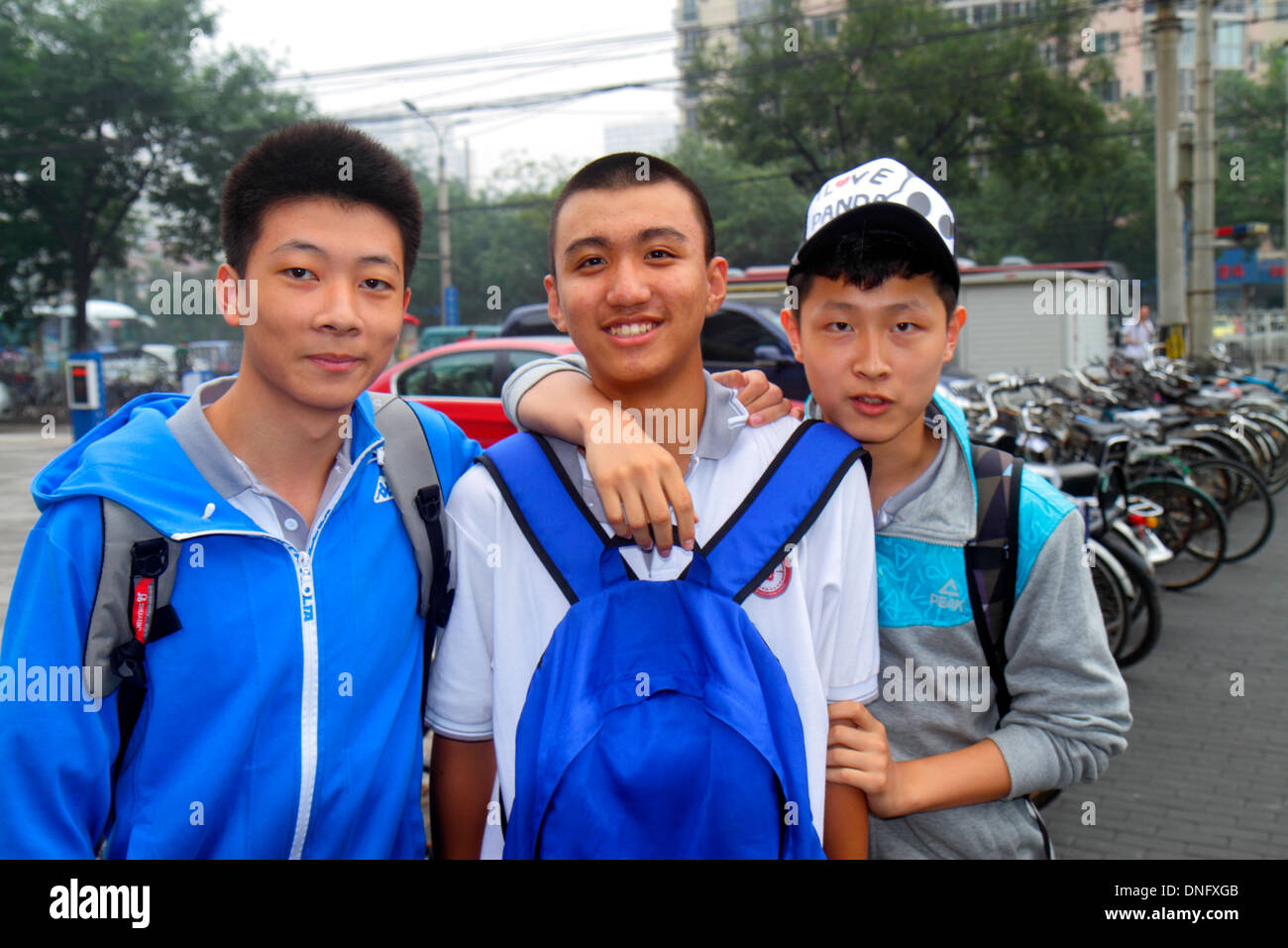 Chinese teen boy -Fotos und -Bildmaterial in hoher Auflösung – Alamy