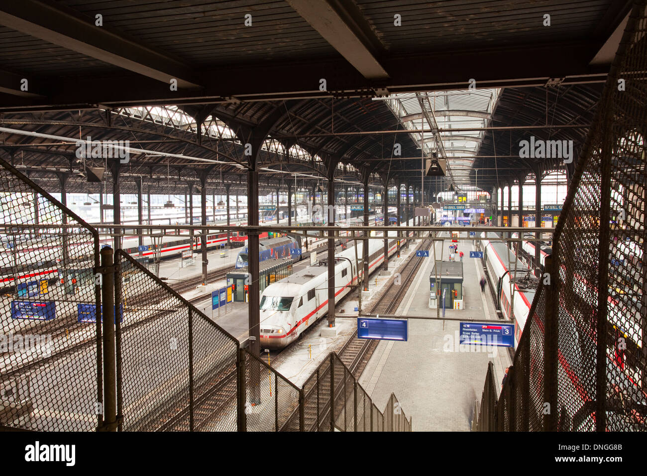 Bahnhof Basel SBB in der Schweiz Stockfotografie - Alamy