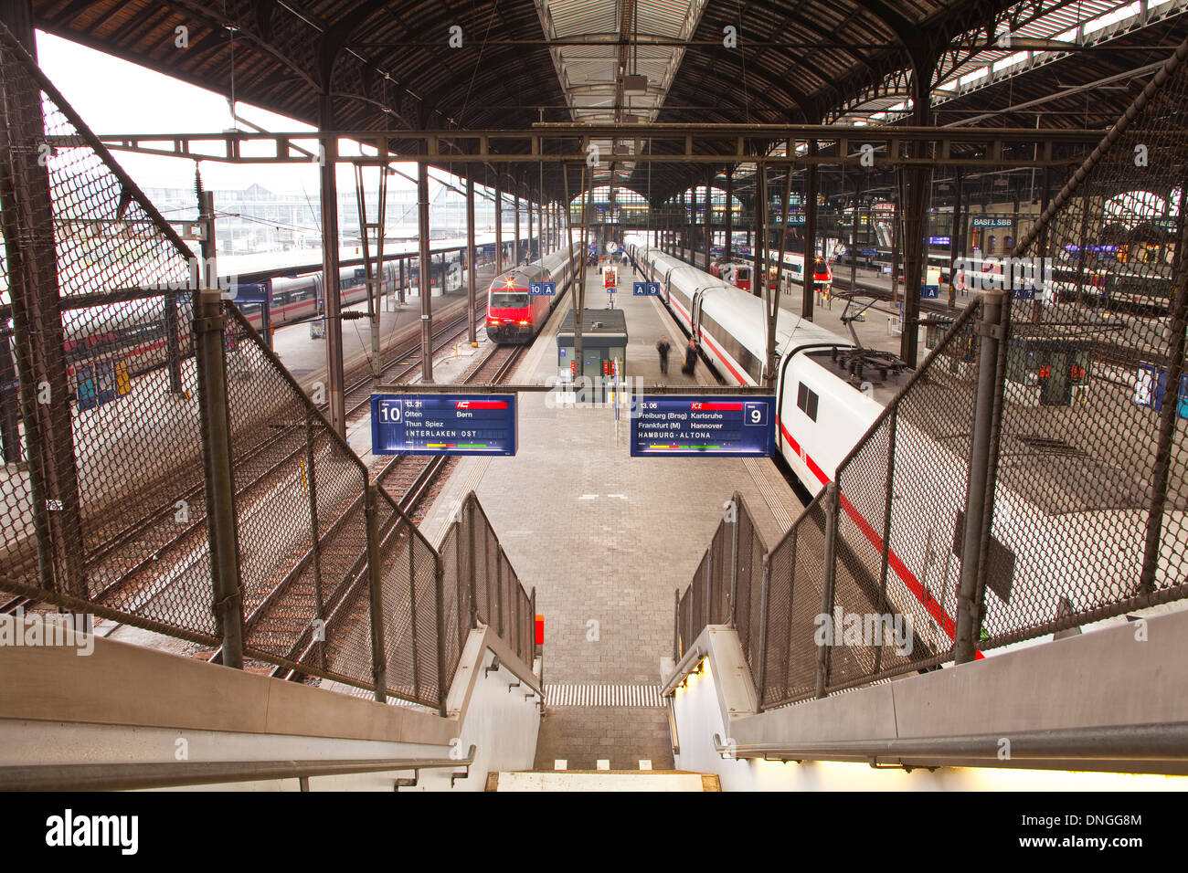 Bahnhof Basel SBB in der Schweiz Stockfotografie - Alamy