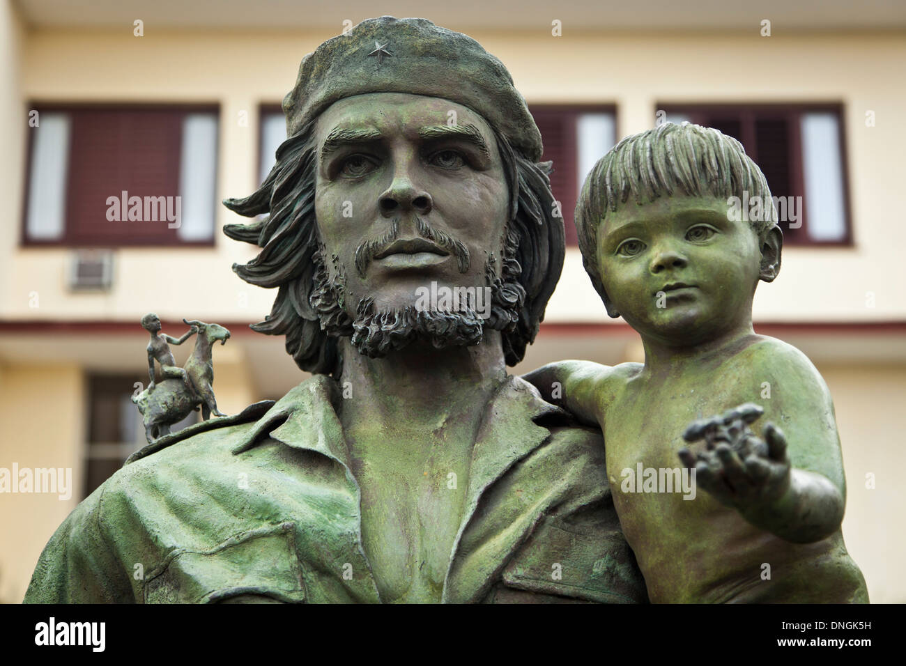 Che Guevara-Statue mit Kind in Santa Clara Stockfotografie - Alamy